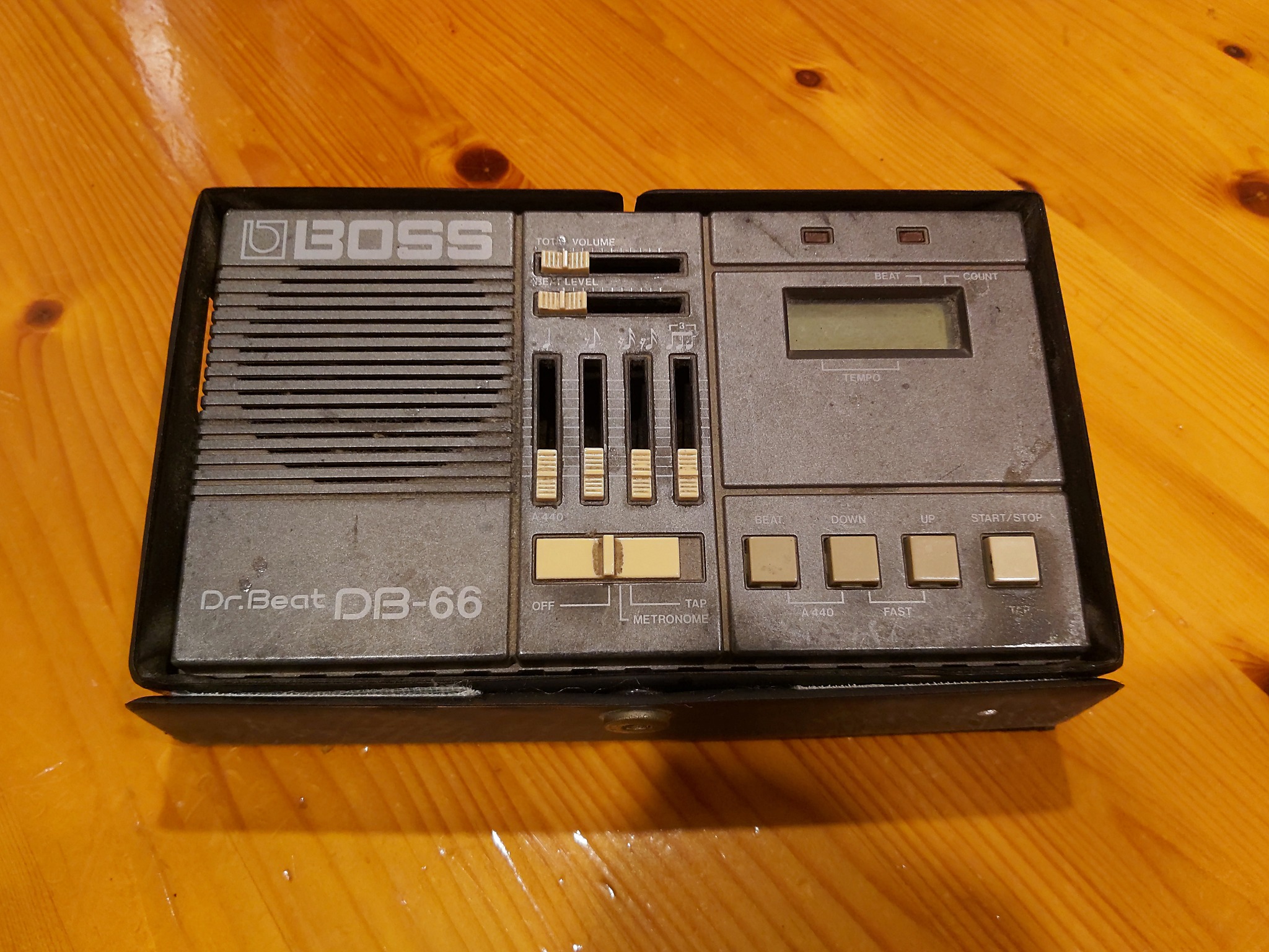 【BOSS Dr. Beat DB-66】 | 玩琴工房